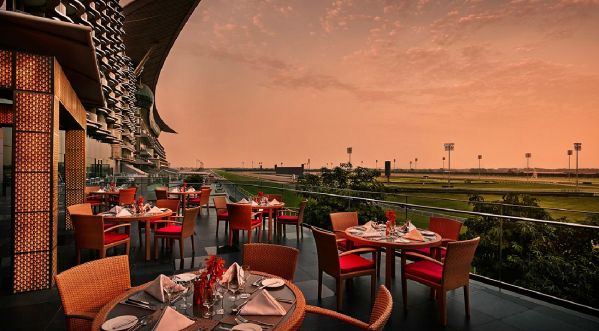 TOP 12 RESTAURANT OFFERS TO CELEBRATE THE NATIONAL DAY LONG WEEKEND!